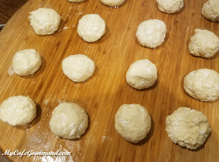 Ponchiki (Russian Doughnuts) - My Café Gourmand